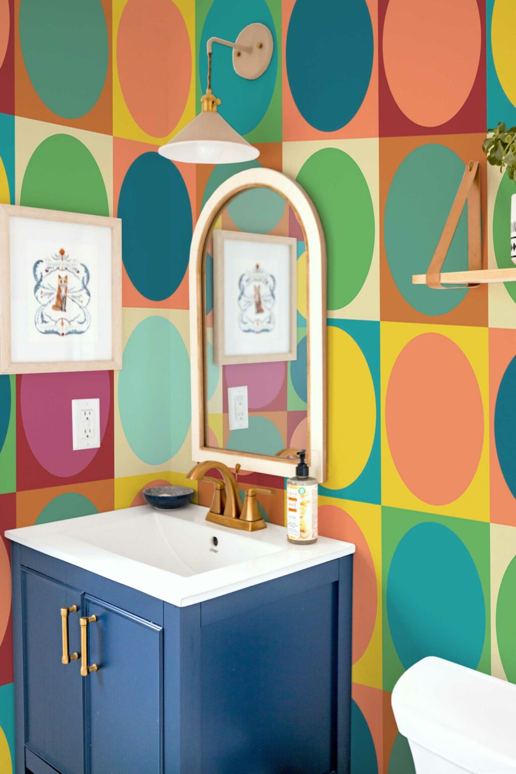 Vintage Circle Peel and Stick Wall Mural or Non-Pasted